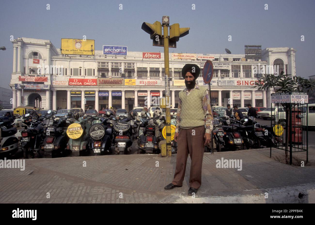 a view of the shopping area of Connaught Place in the city of New Delhi ...