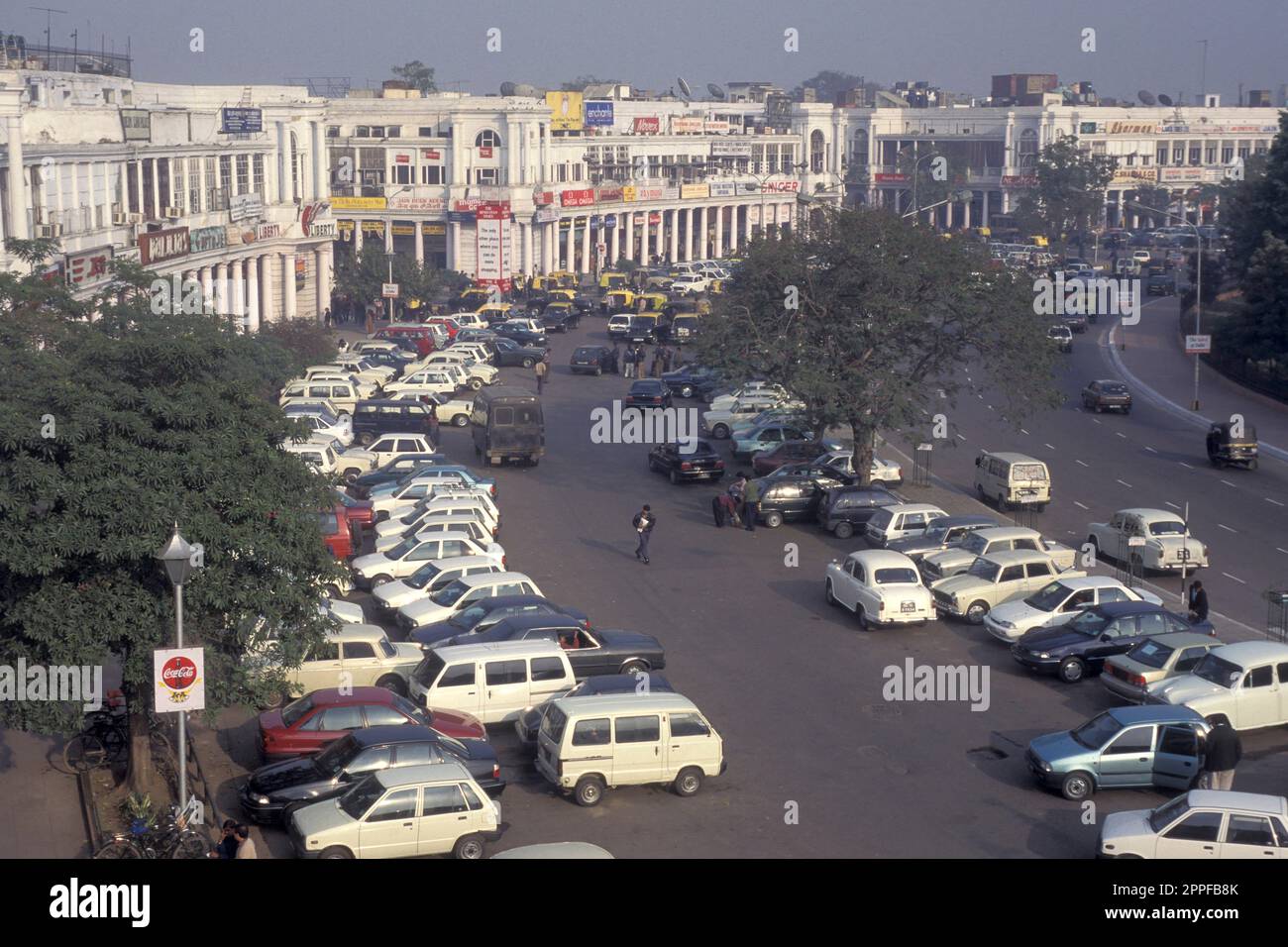 a view of the shopping area of Connaught Place in the city of New Delhi ...