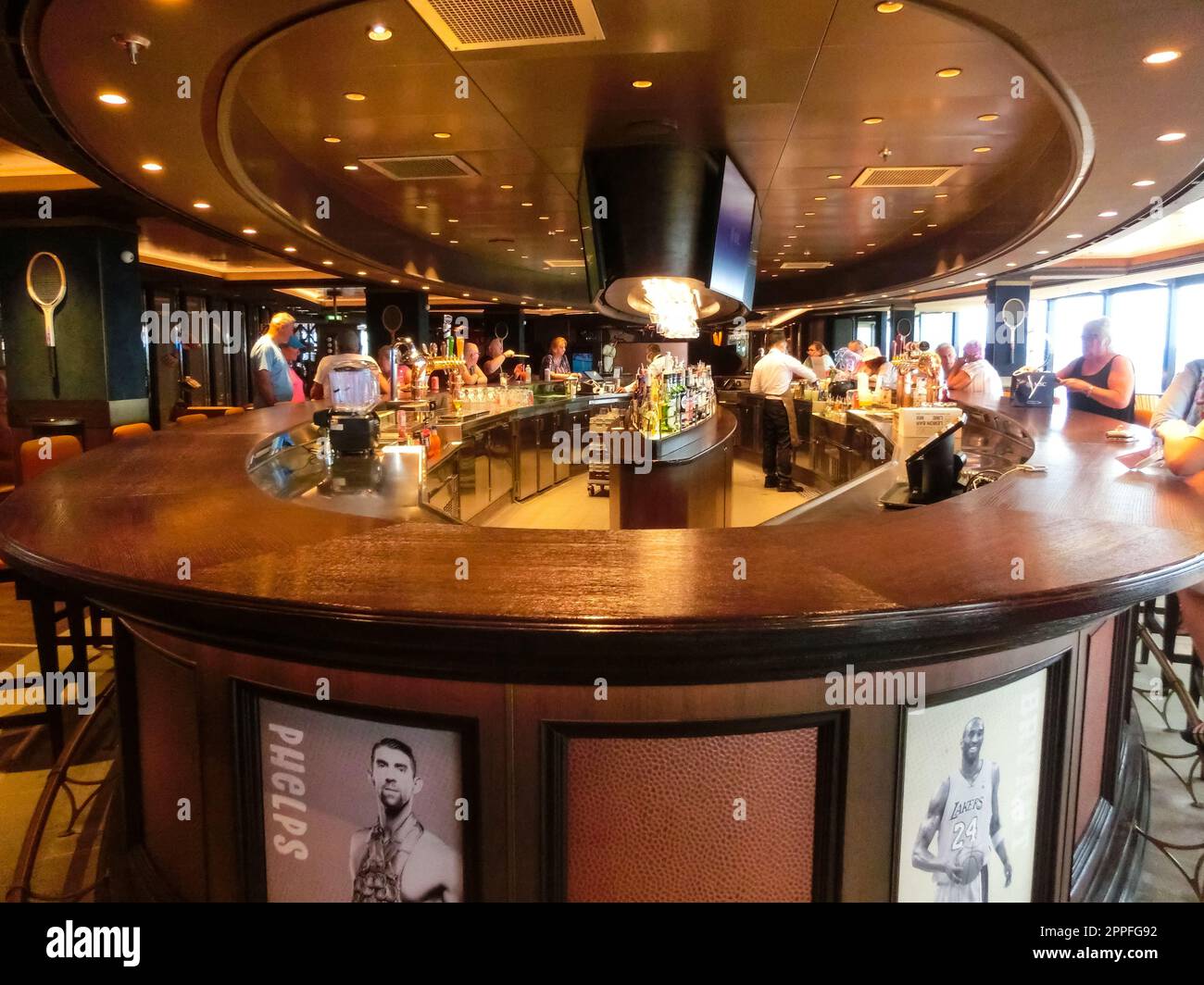 Msc cruise inside bar hi-res stock photography and images - Alamy