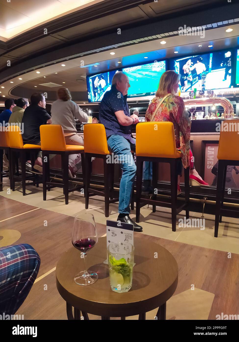 Msc cruise inside bar hi-res stock photography and images - Alamy