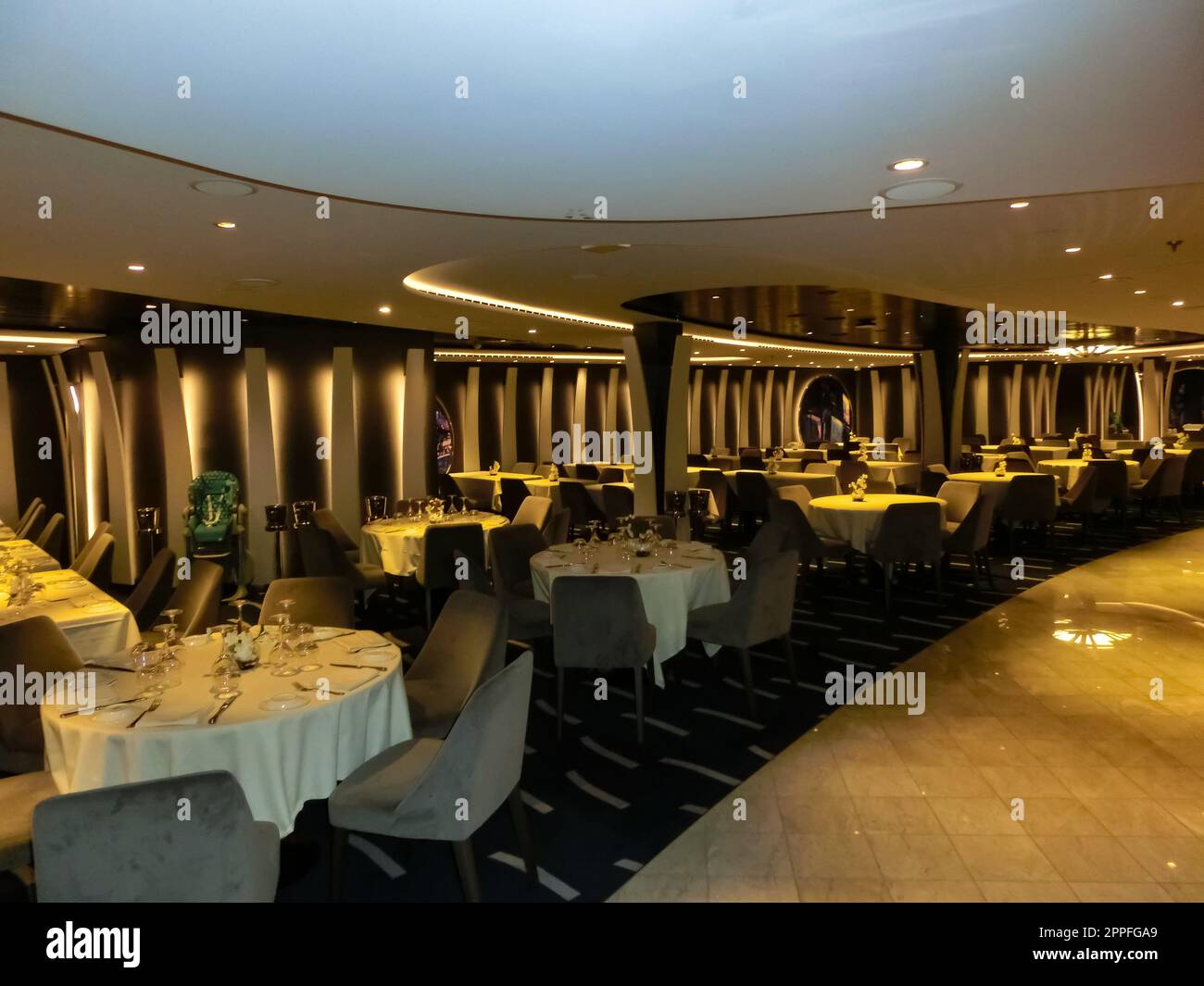 Cruise ship buffet menu hi-res stock photography and images - Alamy