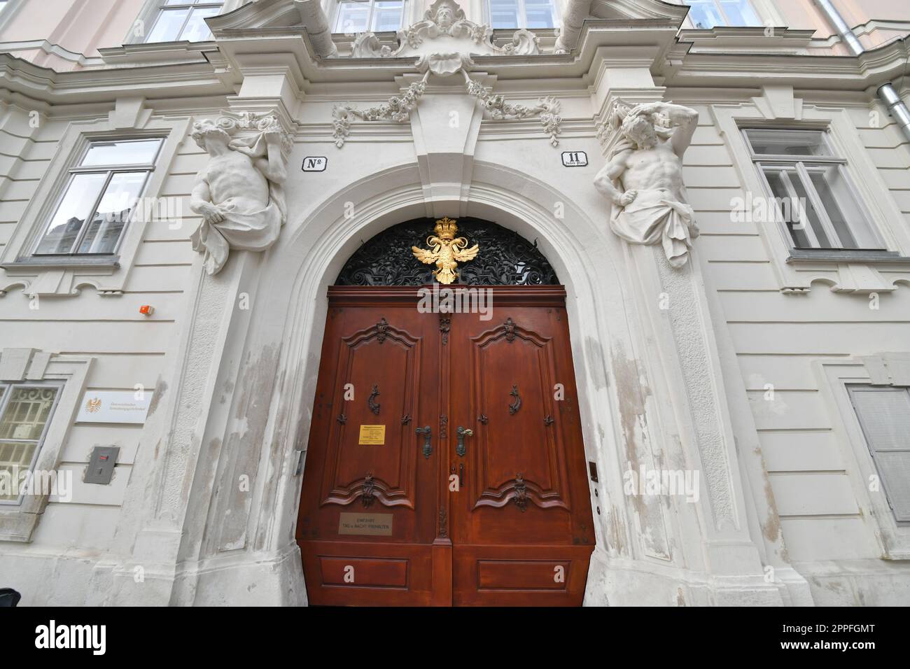 Ã–sterreichischer Verwaltungsgerichtshof auf dem Judenplatz in Wien ...
