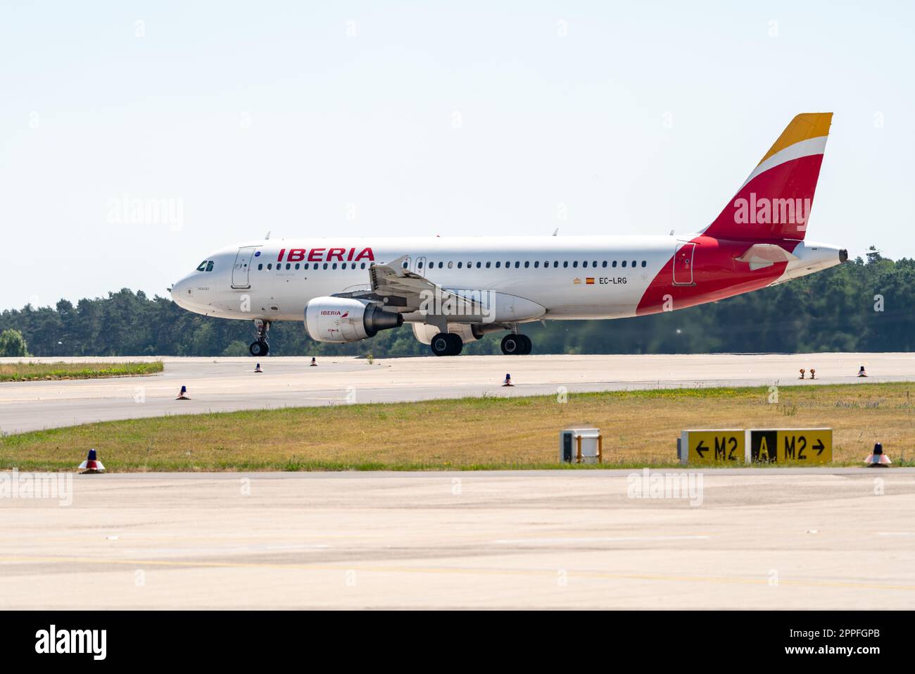 BERLIN, GERMANY - JUNE 23, 2022: Narrow-body jet airliner Airbus A320 ...