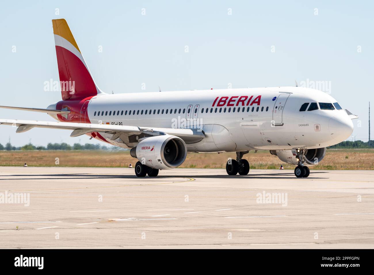 BERLIN, GERMANY - JUNE 23, 2022: Narrow-body jet airliner Airbus A320 ...