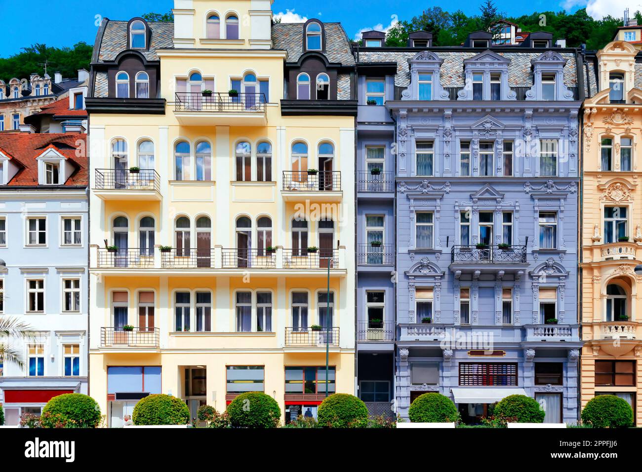 Facade front view hi-res stock photography and images - Alamy