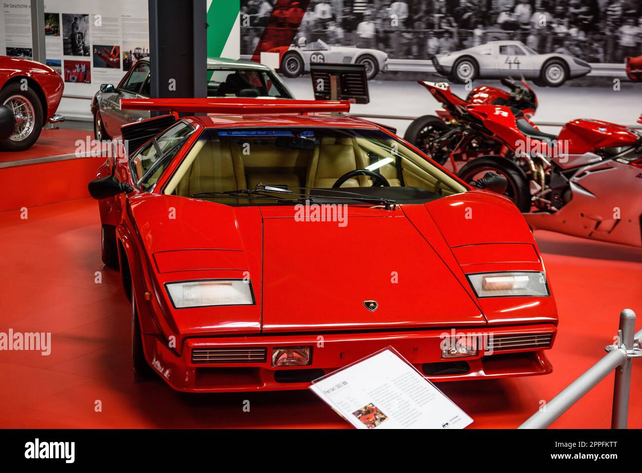 SINSHEIM, GERMANY - MAI 2022: red Lamborghini Countach LP 500 S Stock Photo - Alamy