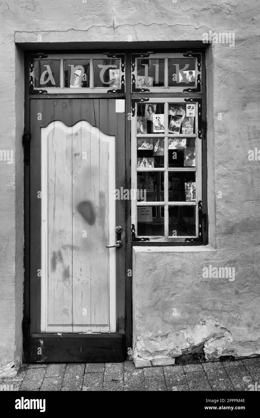 Old paper shop hi-res stock photography and images - Alamy