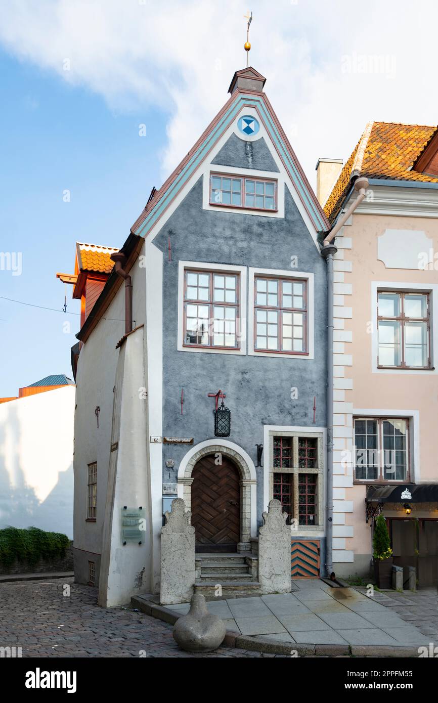 Old house in the centre of tallinn hi-res stock photography and images ...