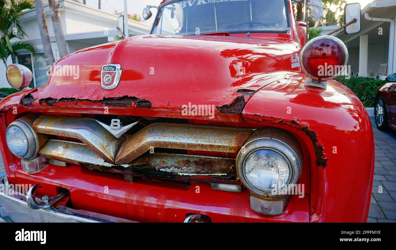 Red Ford Big Job F800 fire truck. Lauderdale by the Sea fire department ...