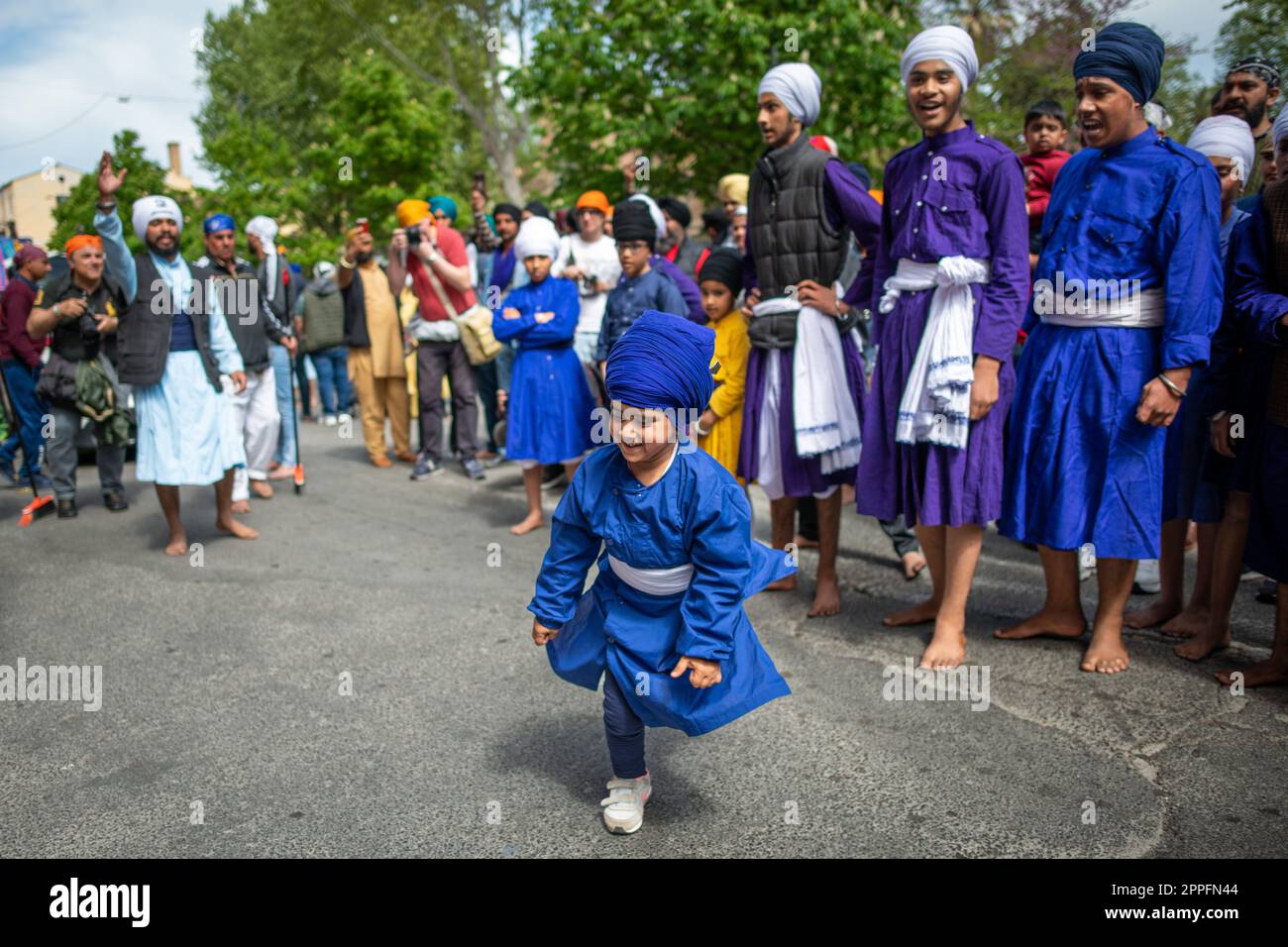 Sikhs in the city hi-res stock photography and images - Alamy