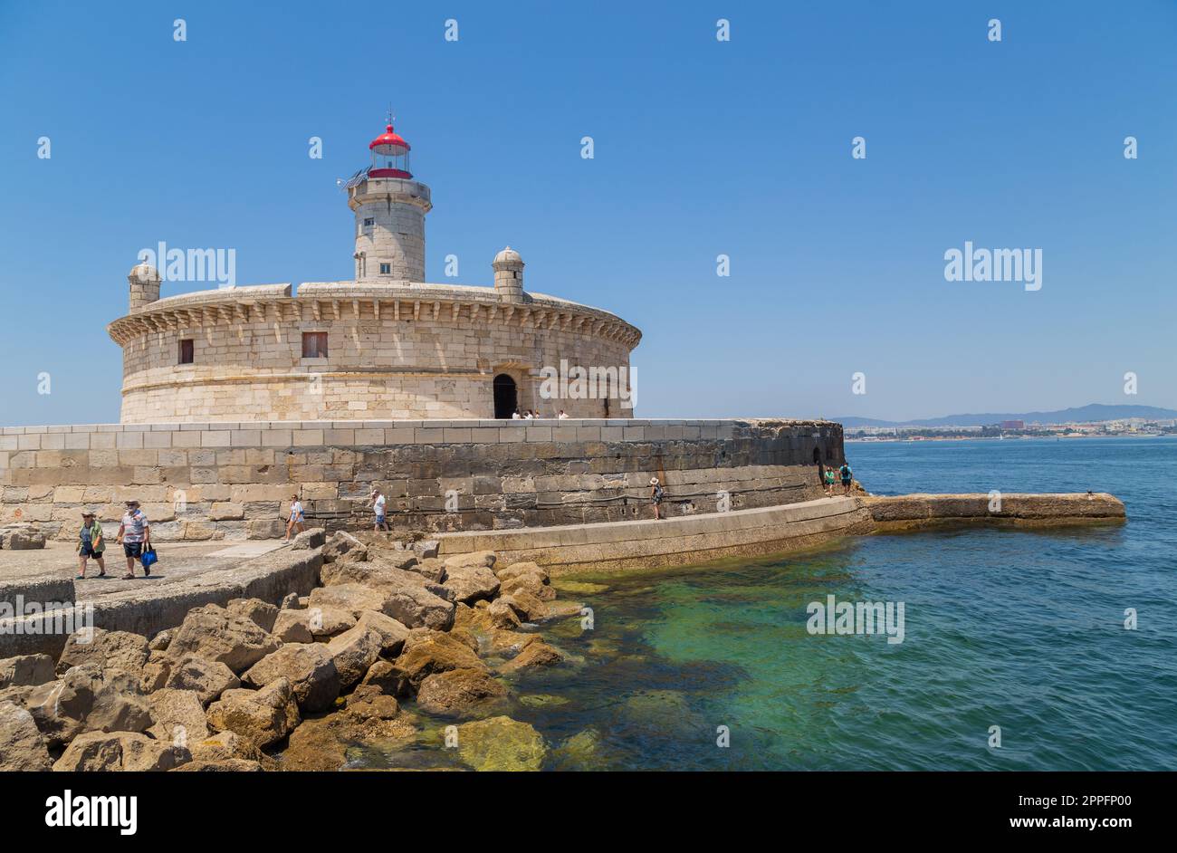 People visiting the old Bugio Lighthouse Stock Photo - Alamy