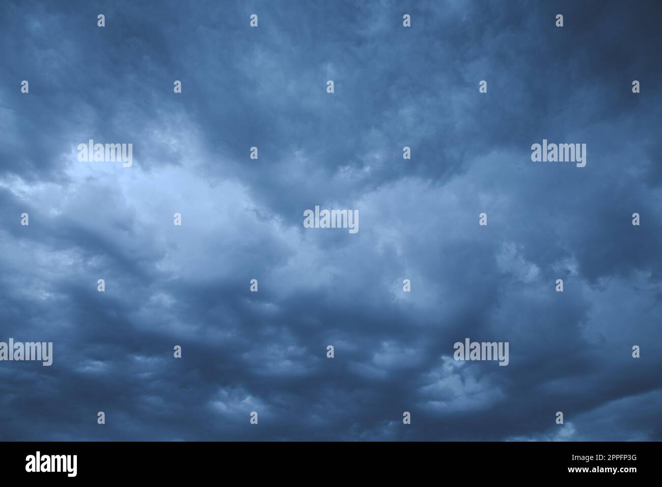 Thick rain clouds in sky hi-res stock photography and images - Alamy