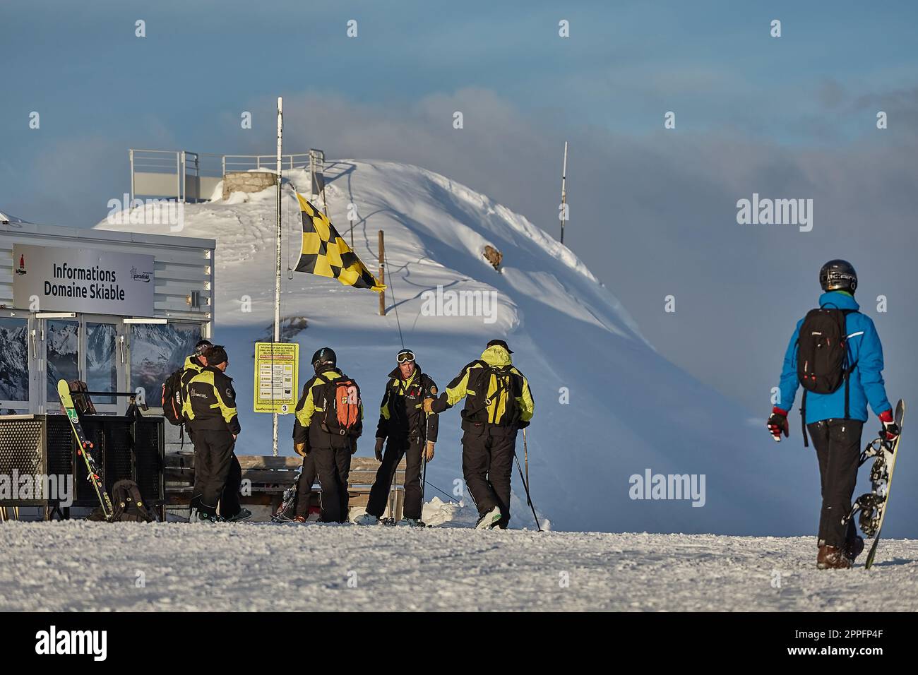 End of ski run hi-res stock photography and images - Alamy