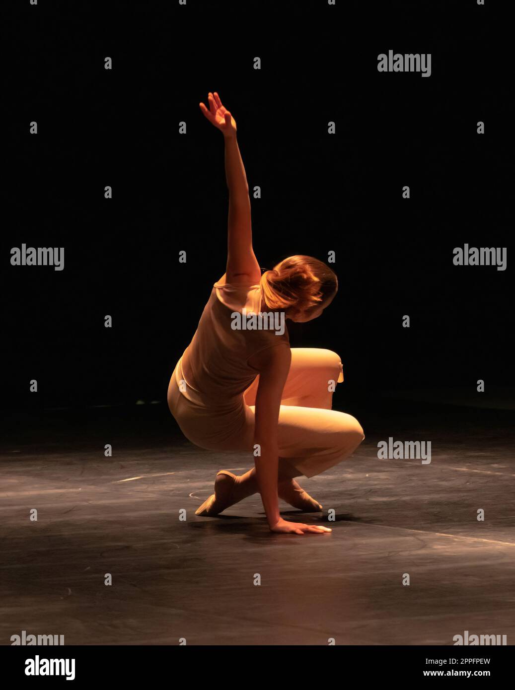 Classical dance hi-res stock photography and images - Alamy