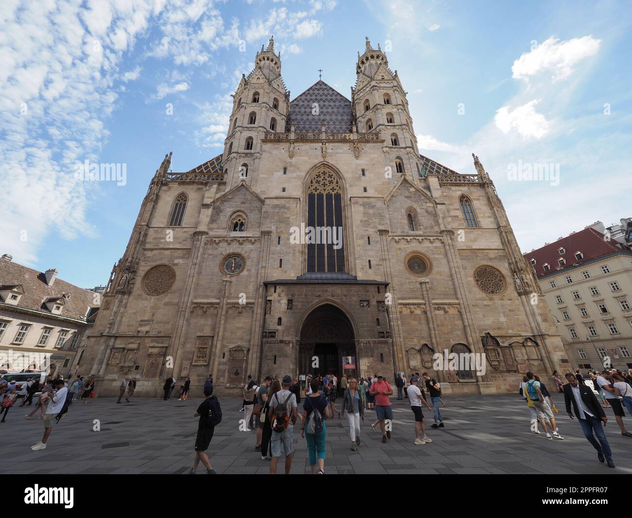 Stephansdom cathedral in stephansplatz hi-res stock photography and ...
