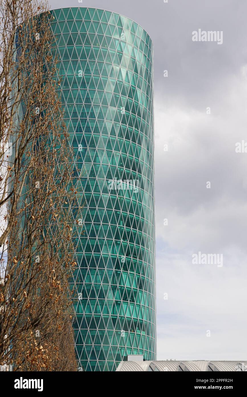 Urban streets in high rise building hi-res stock photography and images ...