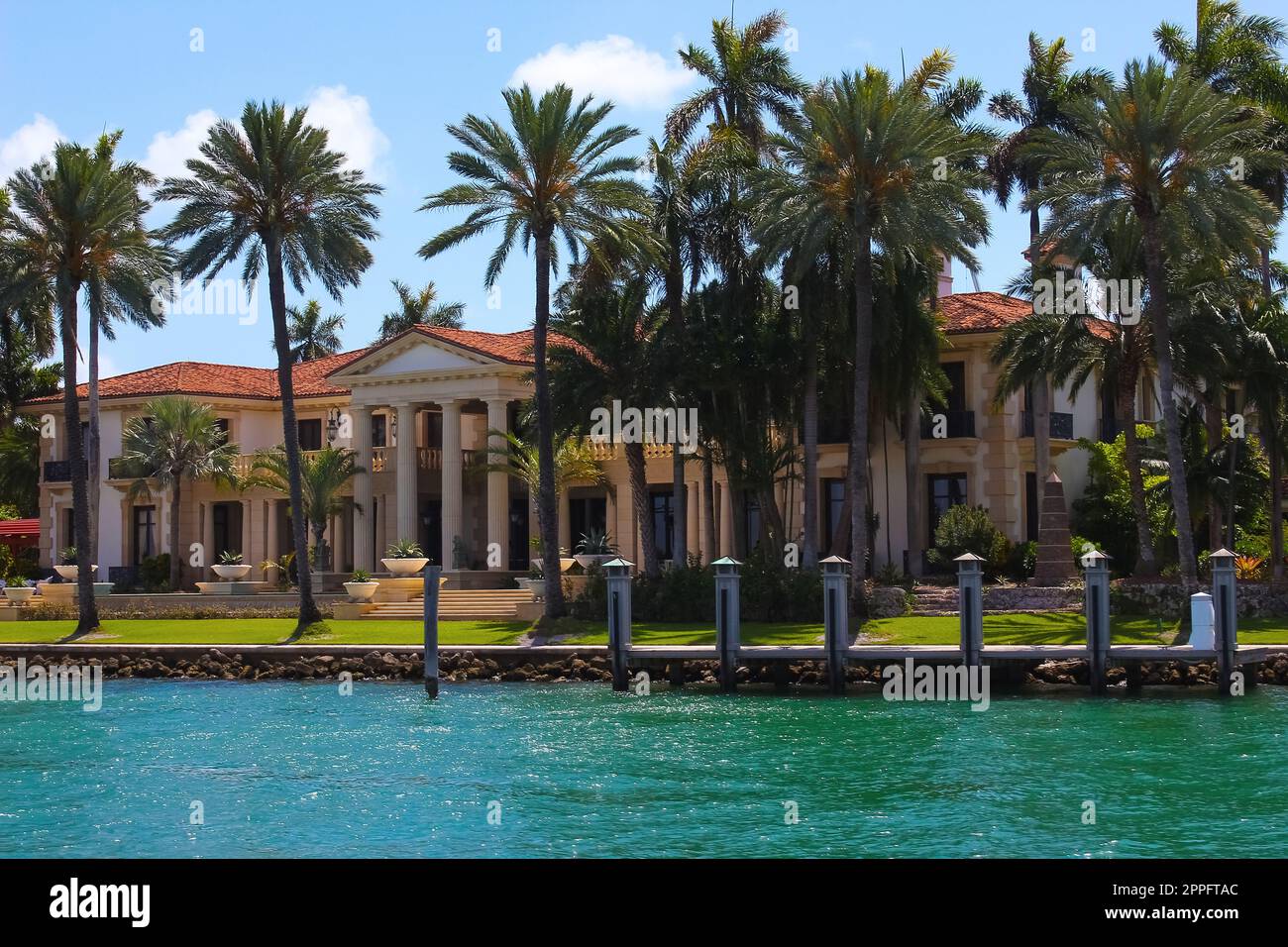 Luxurious mansion in Miami Beach, florida, U.S.A Stock Photo - Alamy