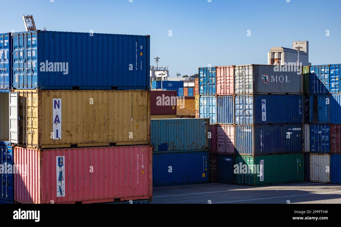 Port containers hi-res stock photography and images - Alamy