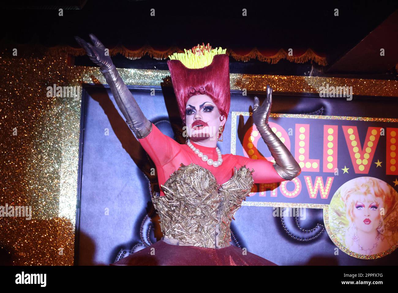 Bambi Mercury Lieferando Food Queen Delivery Praesentation Der Verkleidungen Der Drag Queens In