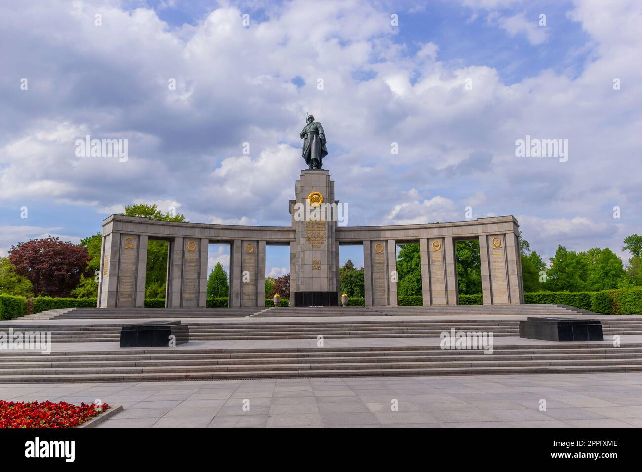 Soviet War Memorial Tiergarten Stock Photo - Alamy