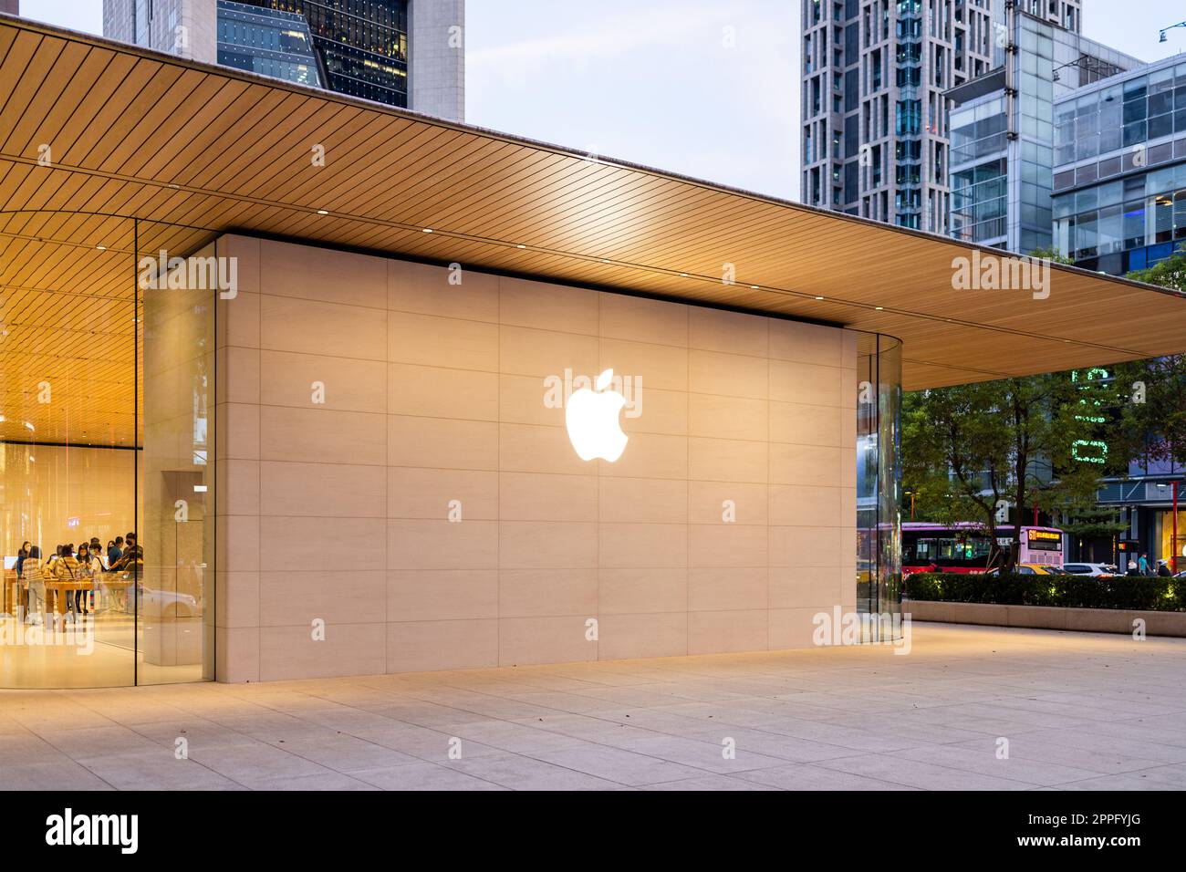 Taipei, Taiwan, 18 August 2022: Apple store in Taipei city Stock Photo ...