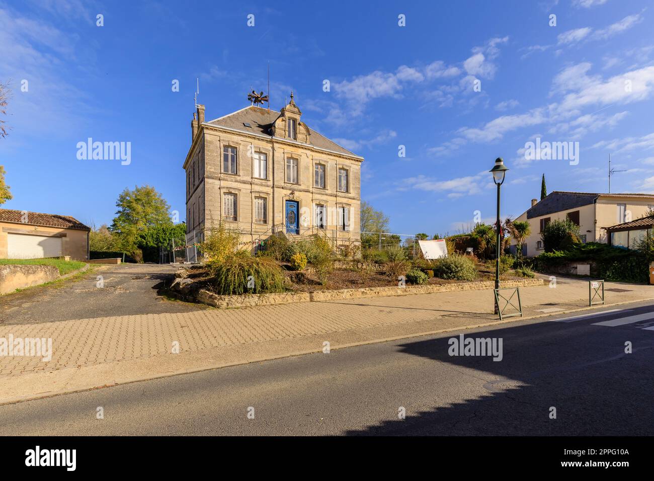 Bourgeois architecture hi-res stock photography and images - Alamy