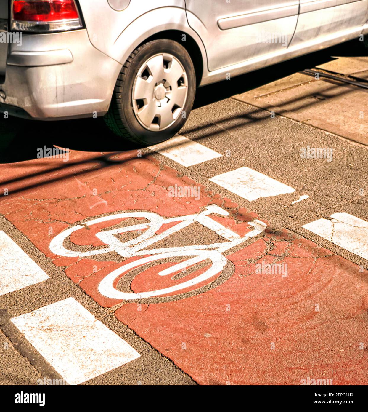Cycle path road marking hi-res stock photography and images - Alamy