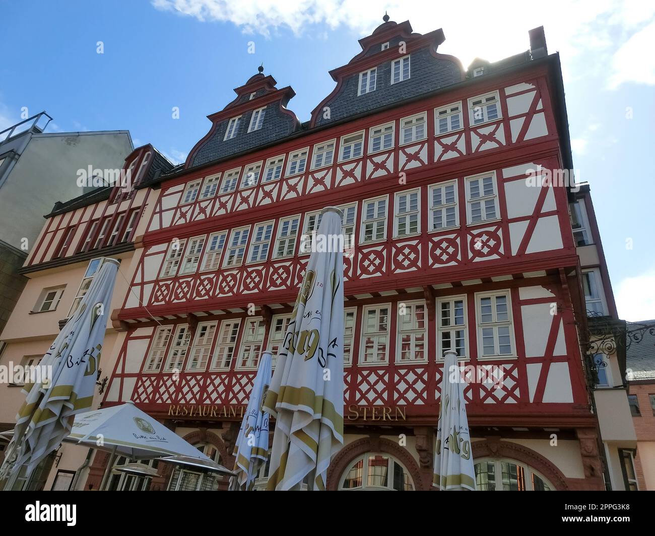 View of Roemerberg square in Frankfurt am Main, Germany Stock Photo - Alamy