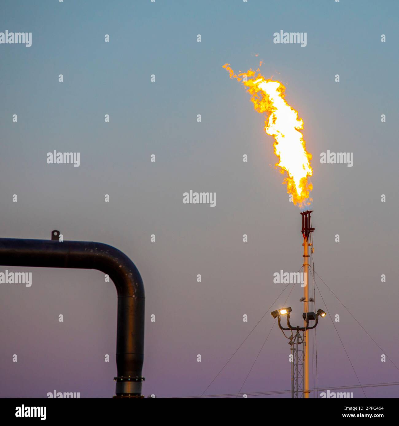 Gas flaring in the Permian Basin Stock Photo - Alamy Gas flaring in the Permian Basin Stock Photo - Alamy