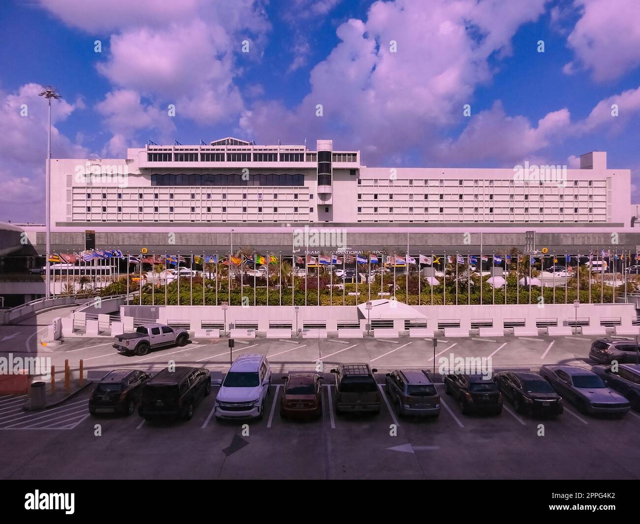 Miami international airport terminal hi-res stock photography and ...