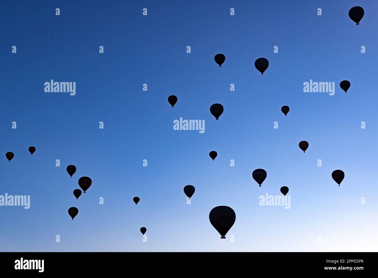 silhouettes of hot air balloons Stock Photo - Alamy