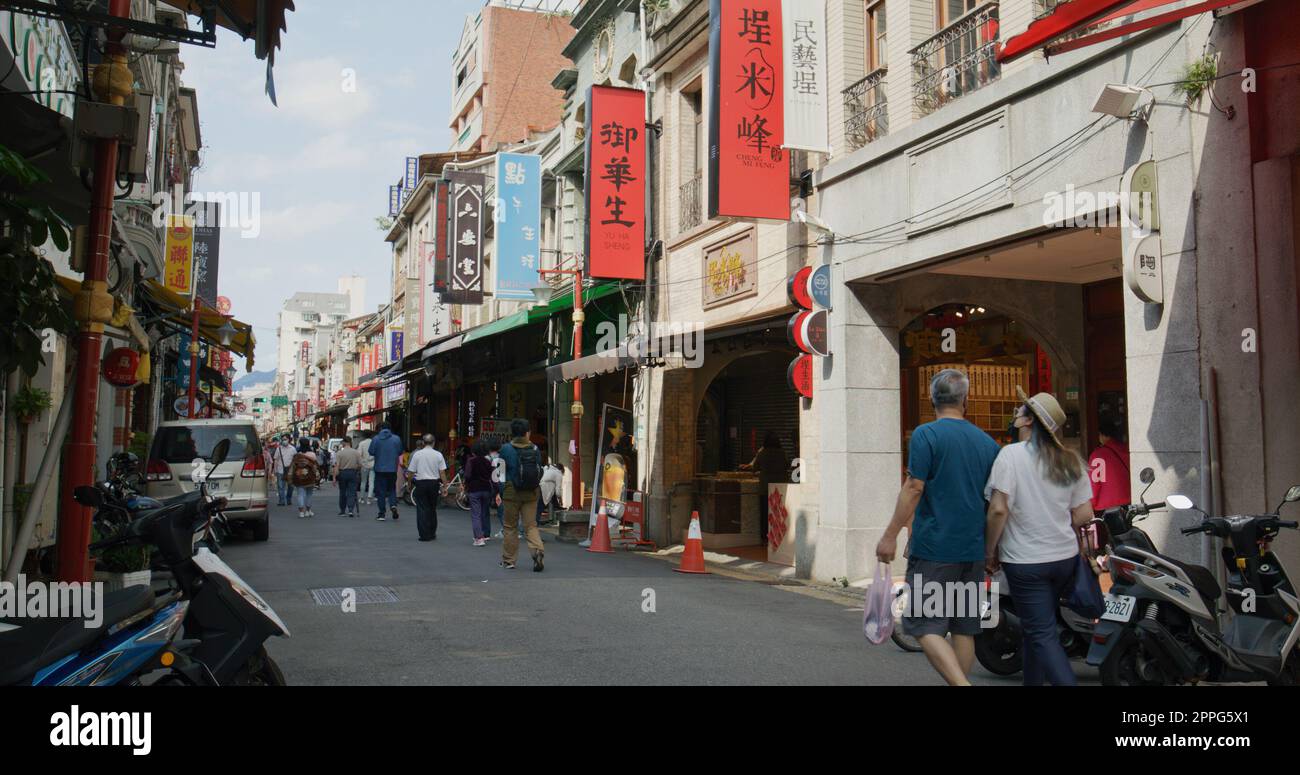 Dihua street market tourist hi-res stock photography and images - Alamy