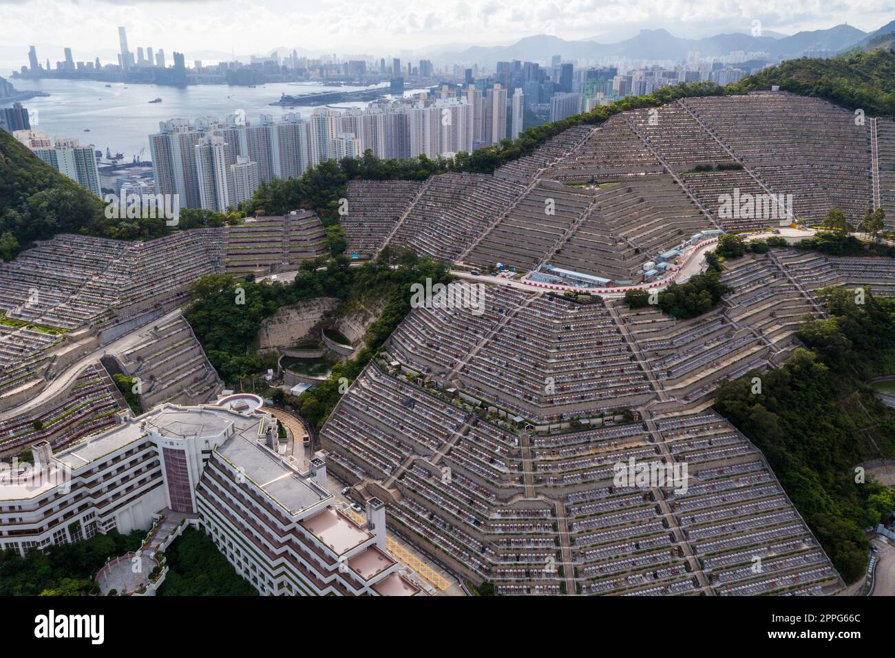 Junk Bay Chinese Permanent Cemetery Stock Photo - Alamy