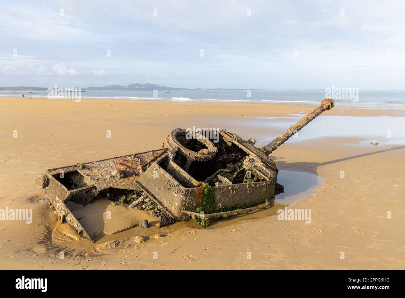 Abandoned army tank M18 Hellcat on Oucuo Beach in Kinmen Island Stock ...