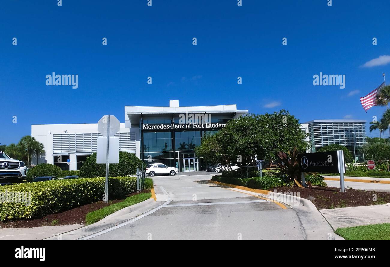 Mercedes Benz building car sign store dealership entrance shop logo ...