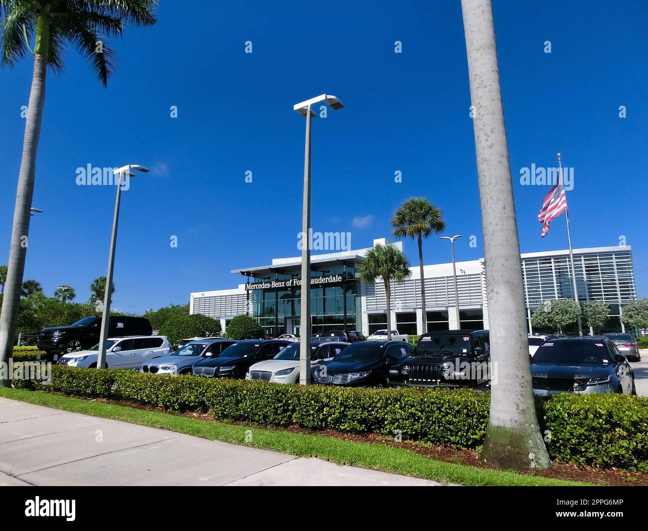 Mercedes Benz building car sign store dealership entrance shop logo ...