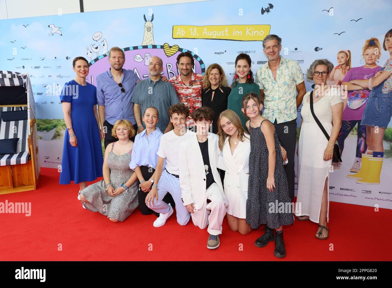Cast with Timothy Scannell,Levi Kazmaier,Laila Ziegler,Sonja Ewers ...