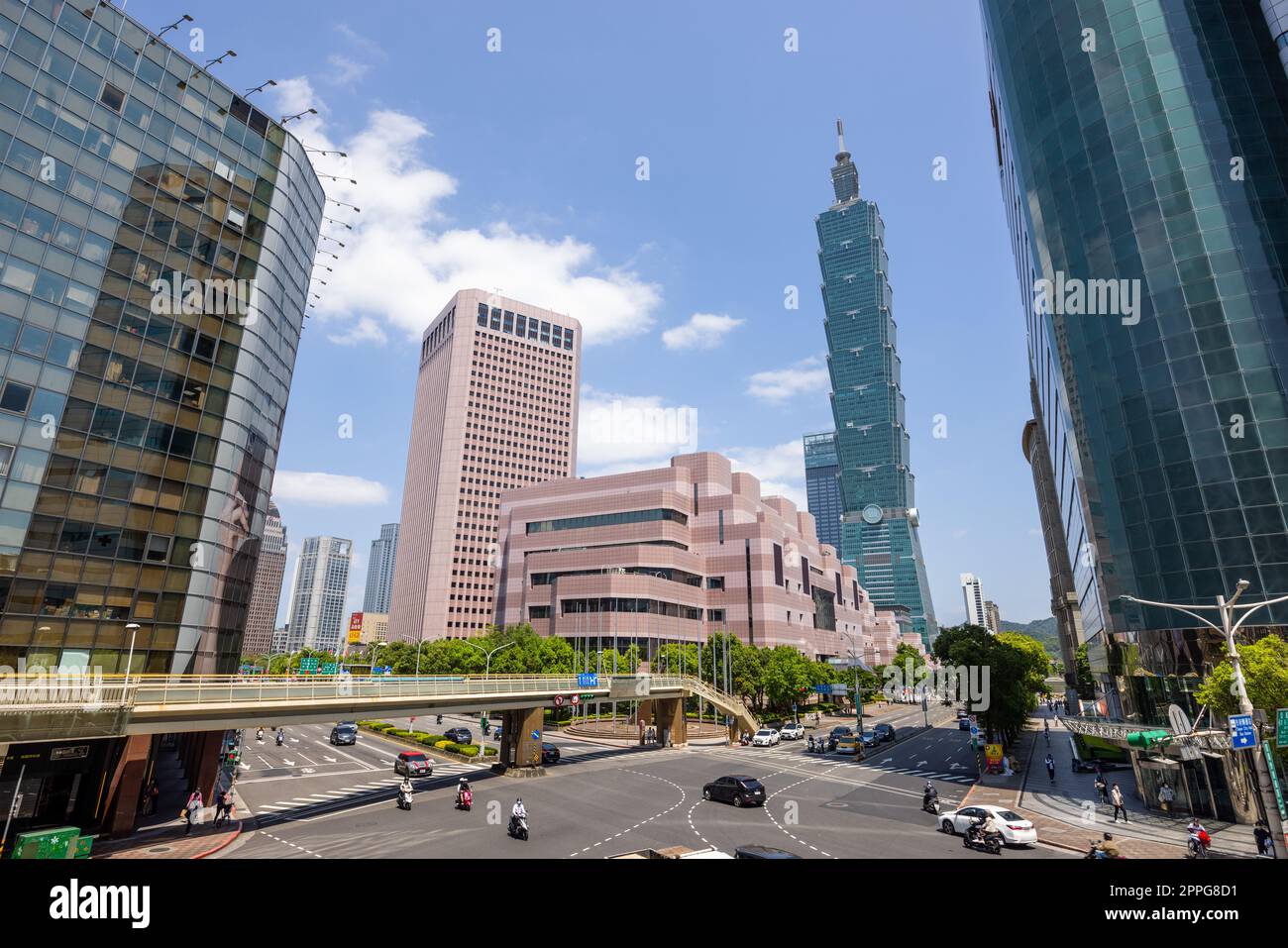 Taipei, Taiwan 09 April 2022: Taipei city skyline and city life Stock ...
