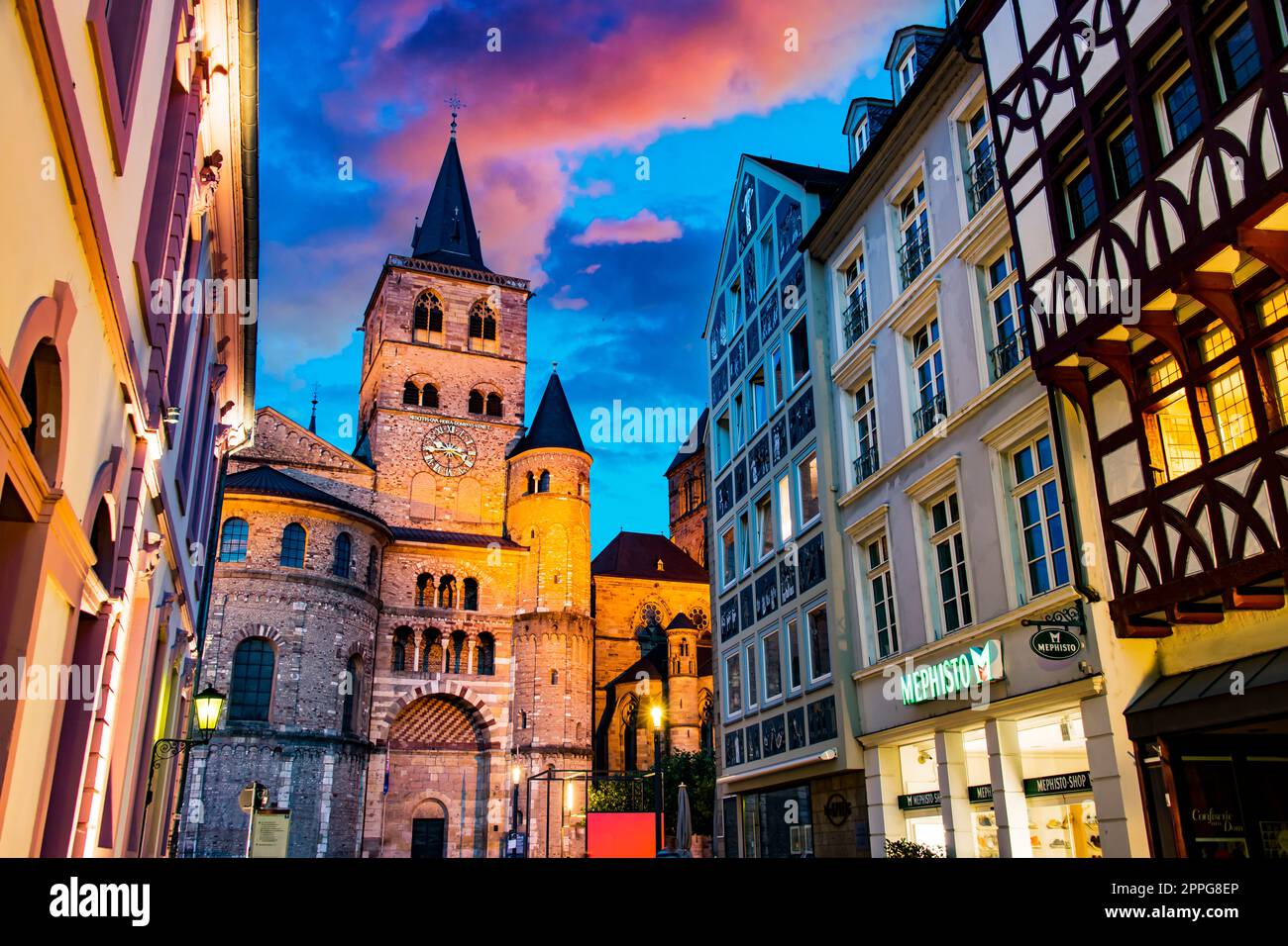 Architecture of Trier with the Cathedral of Saint Peter Stock Photo - Alamy
