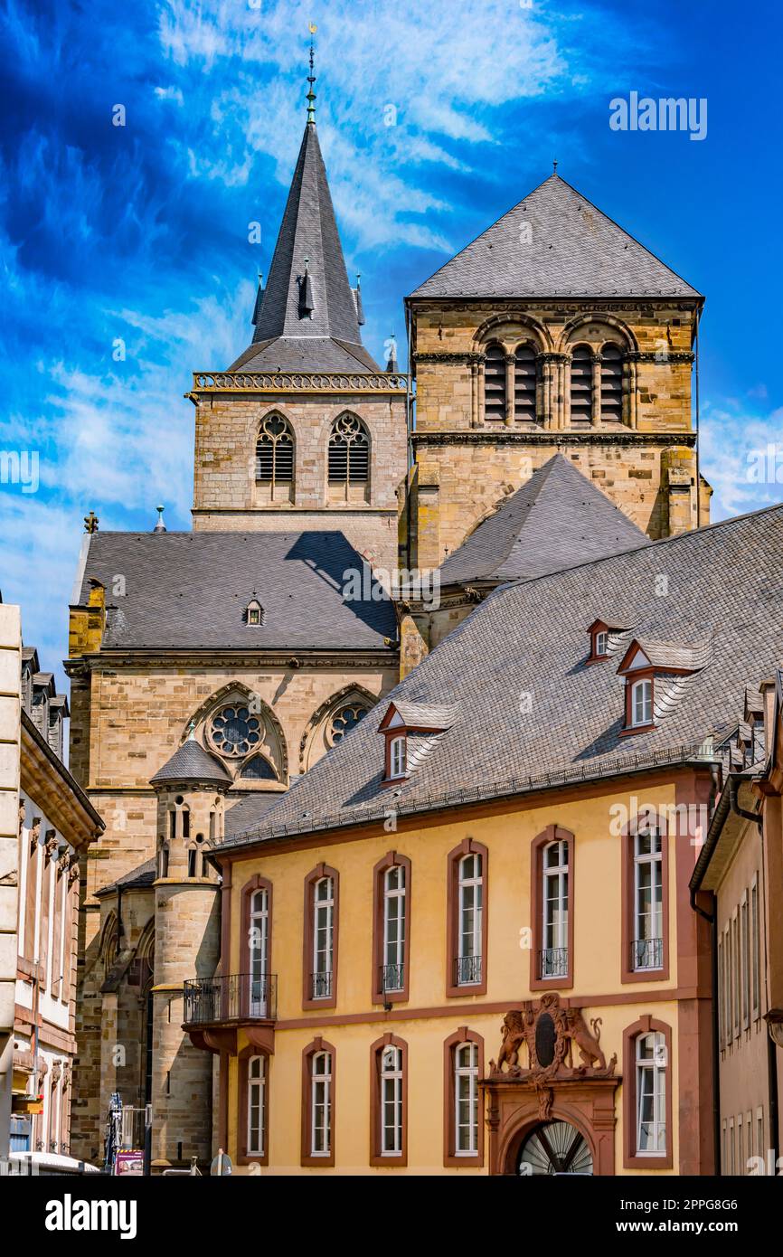 Architecture of Trier with the Cathedral of Saint Peter Stock Photo - Alamy