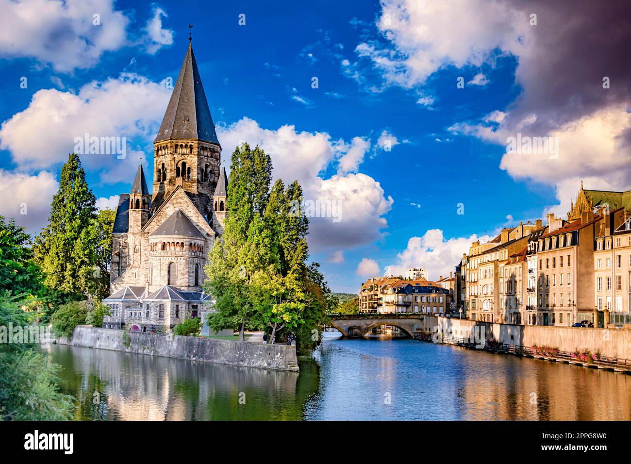 The old town architecture of Metz at the Moselle river, France Stock ...