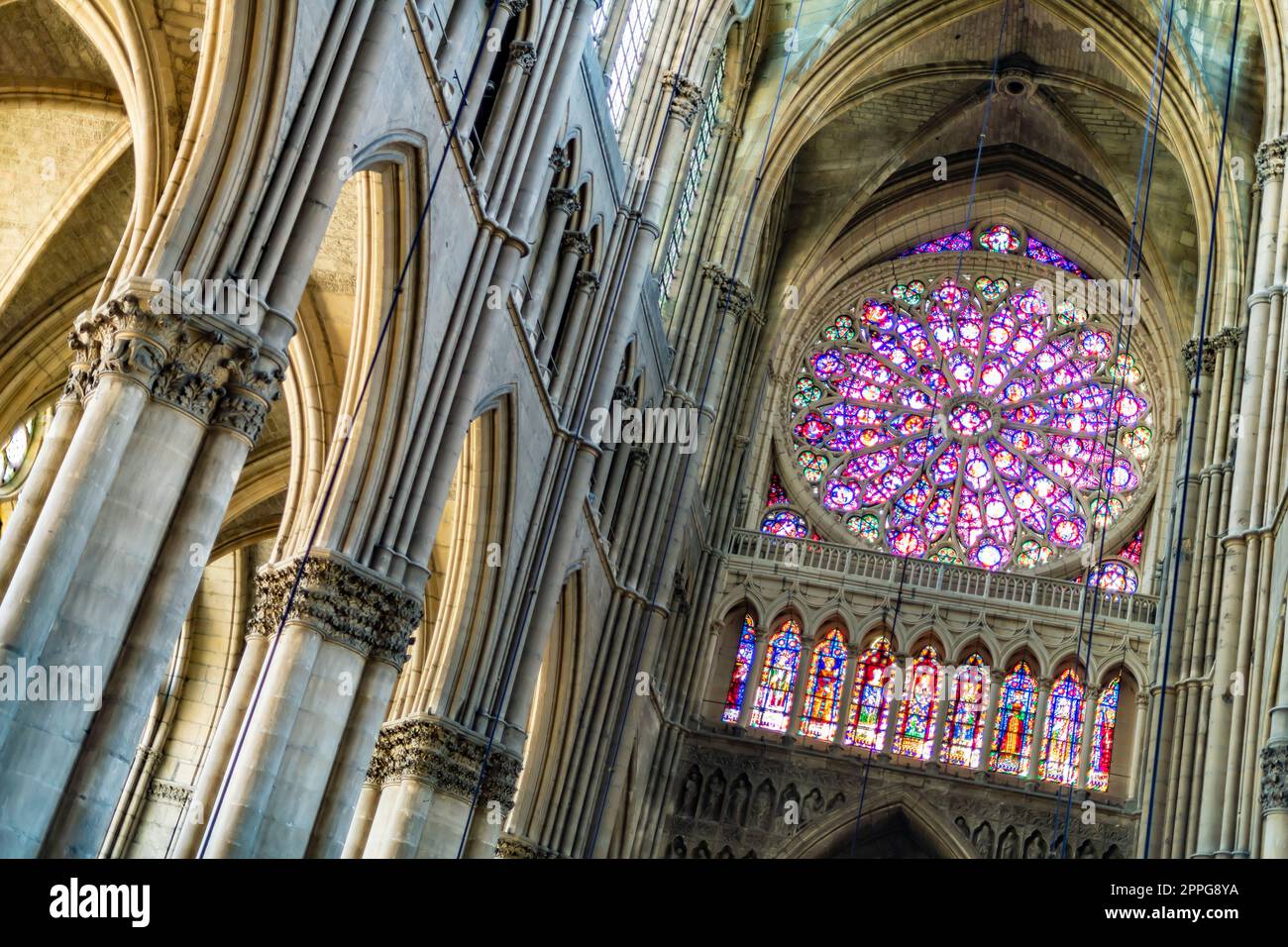 Interior of the Cathedral of Our Lady of Reims, France Stock Photo - Alamy