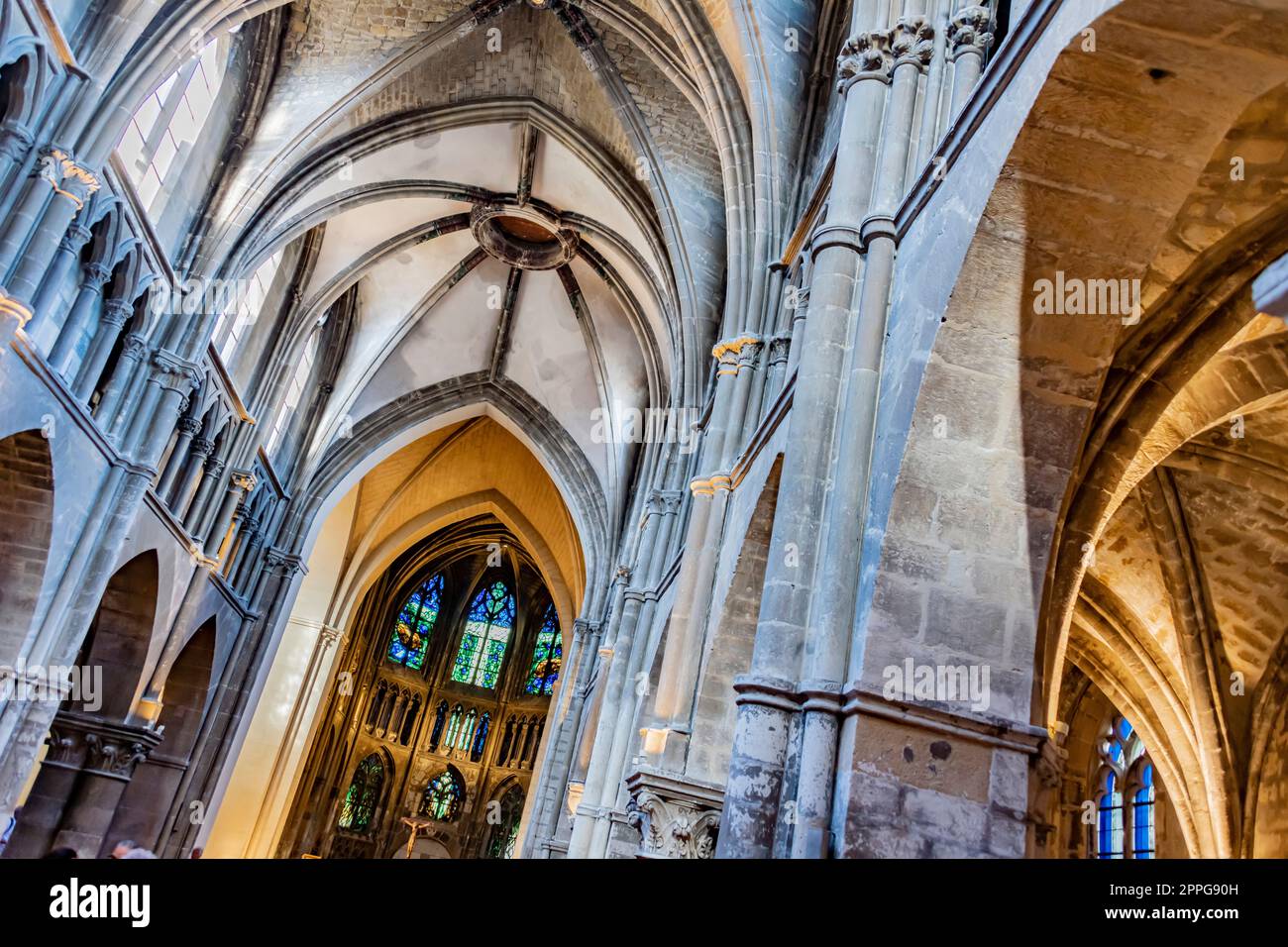 Interior of St. James Church in Reims, France Stock Photo - Alamy