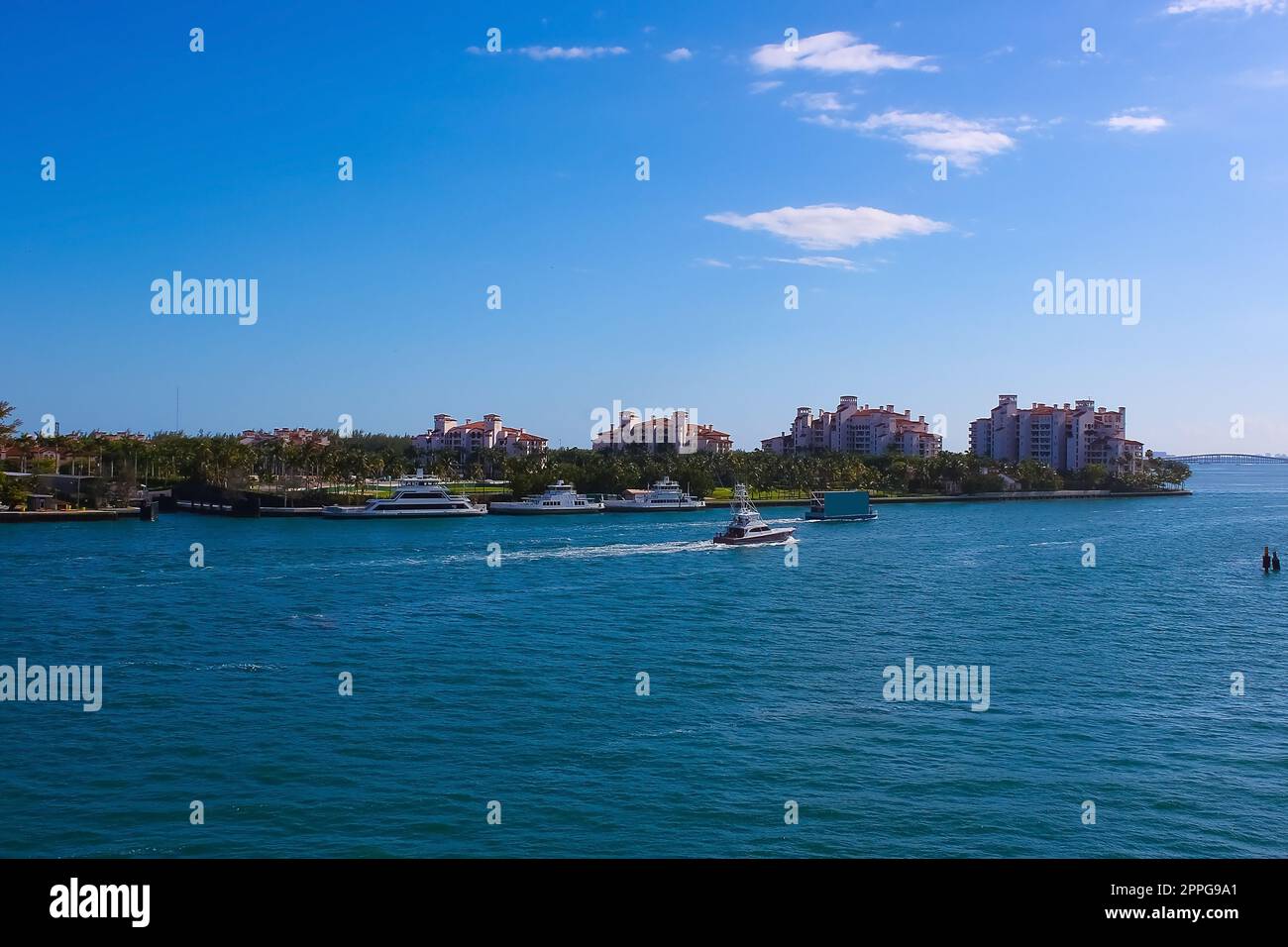 Luxury apartments in port of Miami Stock Photo - Alamy