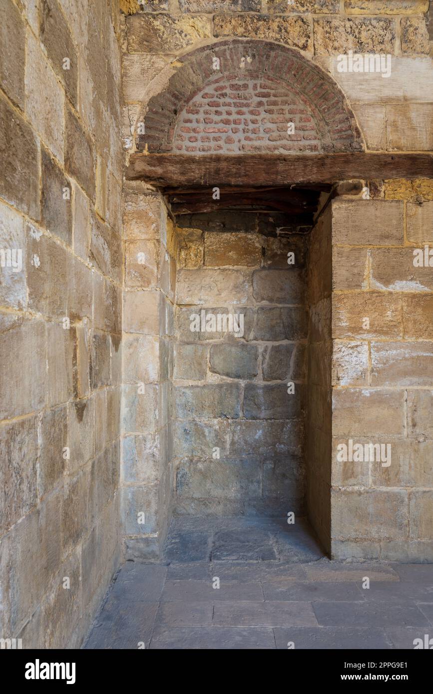 Recessed arch hi-res stock photography and images - Alamy