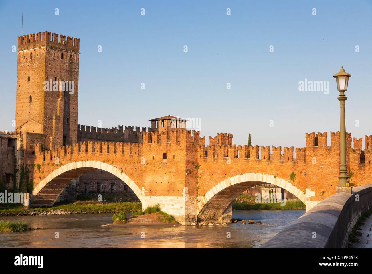 Verona italy castelvecchio castle hi-res stock photography and images ...