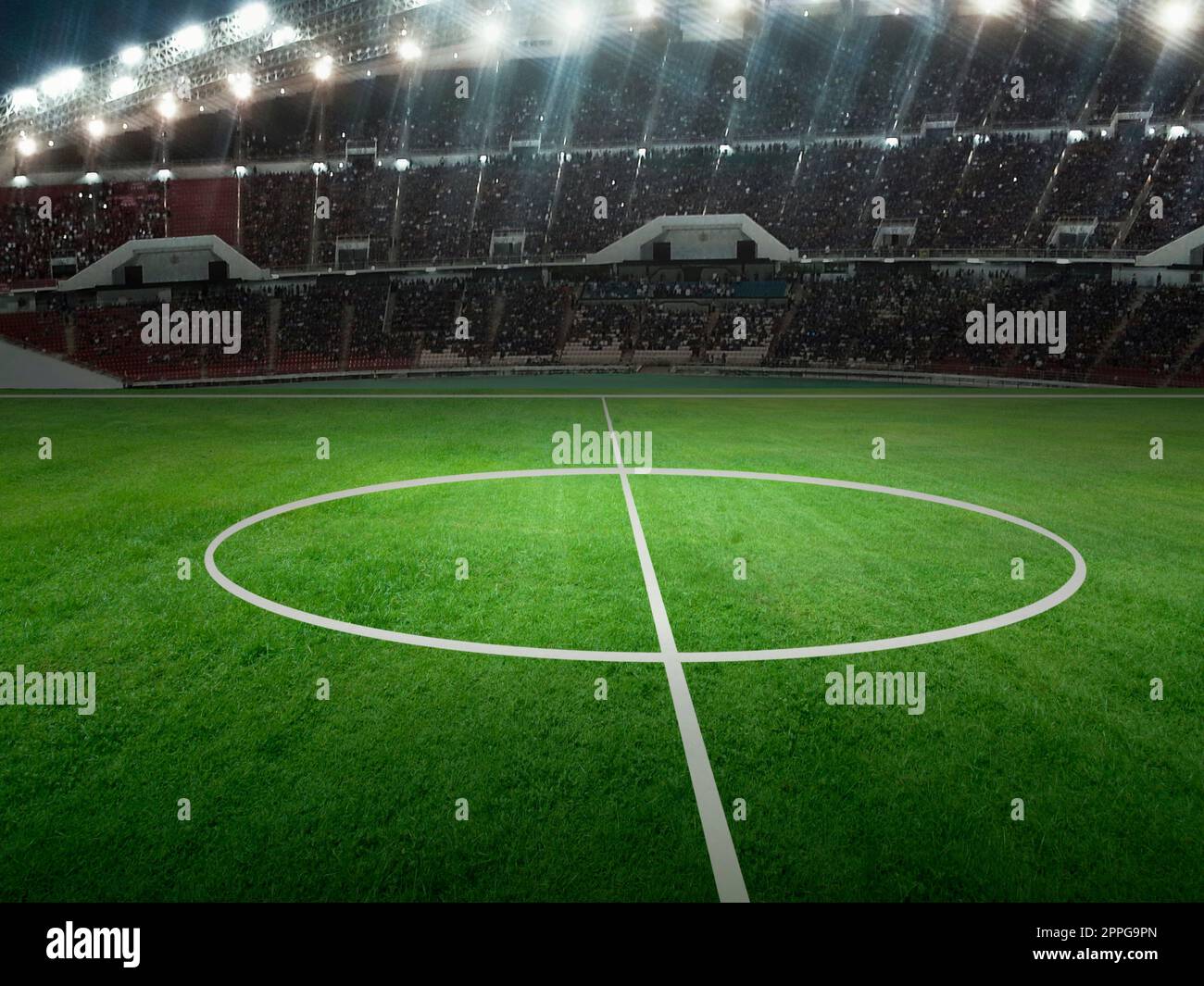 Empty football stadium night hi-res stock photography and images - Alamy