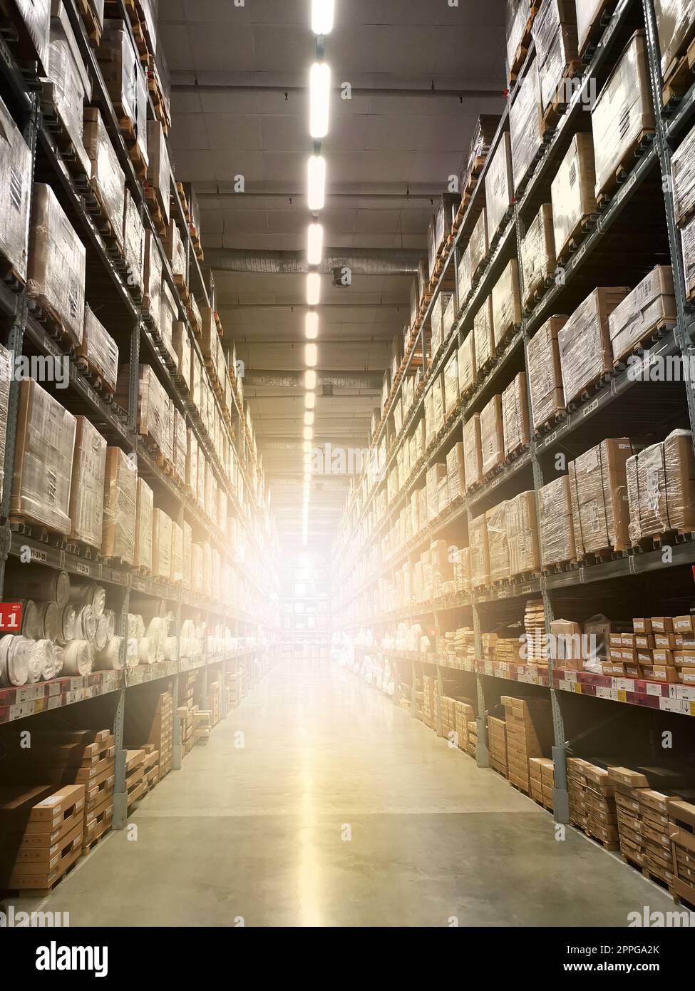 Large scale industry hi-res stock photography and images - Alamy