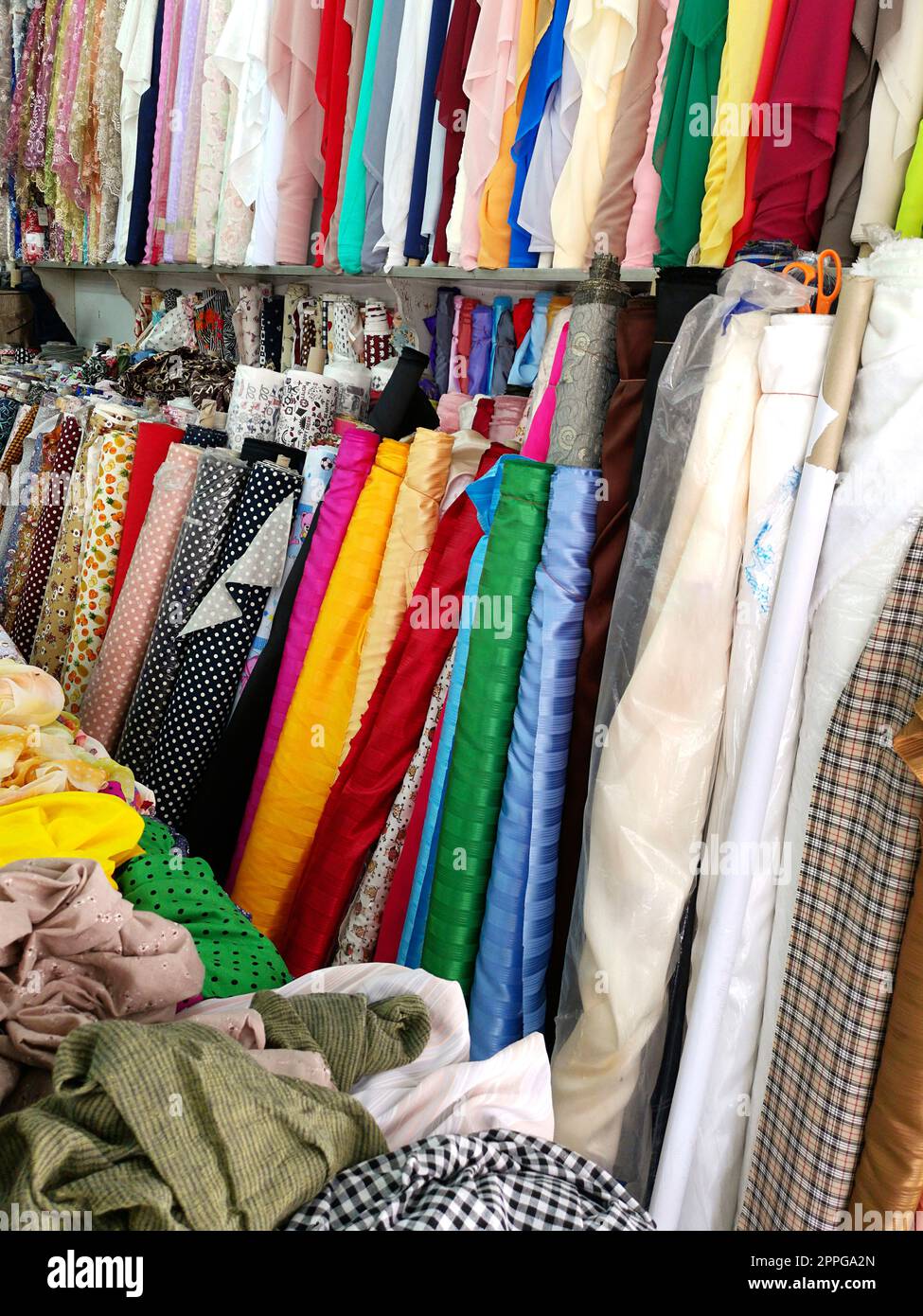 Fabric rolls hi-res stock photography and images - Alamy