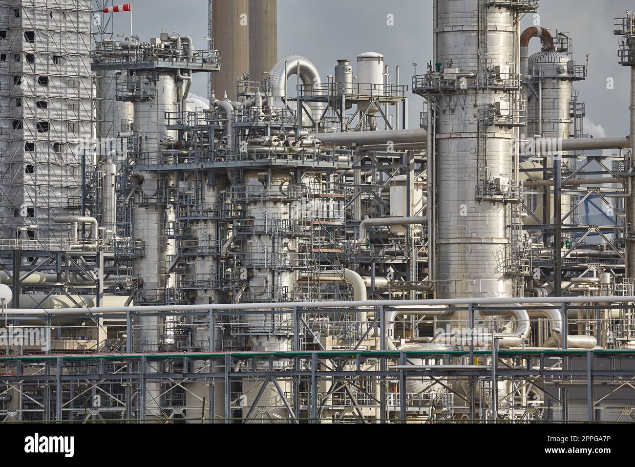 Industrial complex pipes hi-res stock photography and images - Alamy